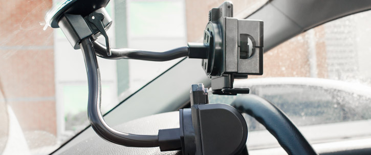 Olixar Adjustable Dual Windscreen In Car Holder